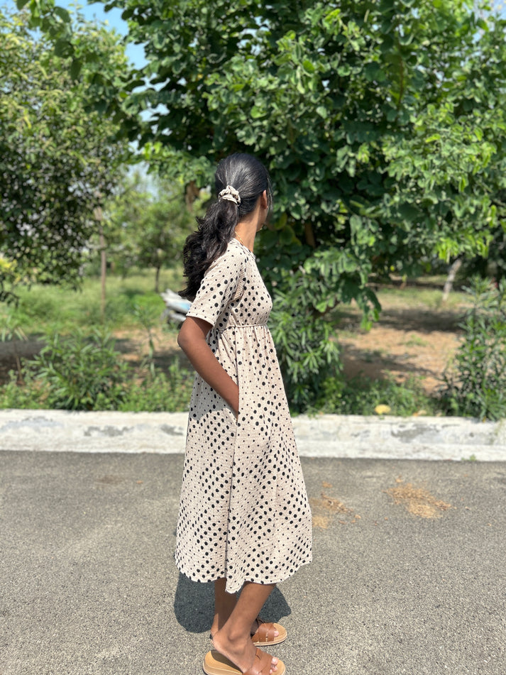 Black Dot Dress – Uzhamagal