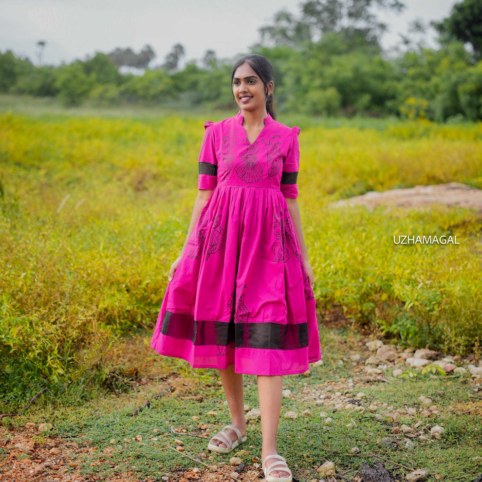 Classic Pinky Charm dress – Uzhamagal